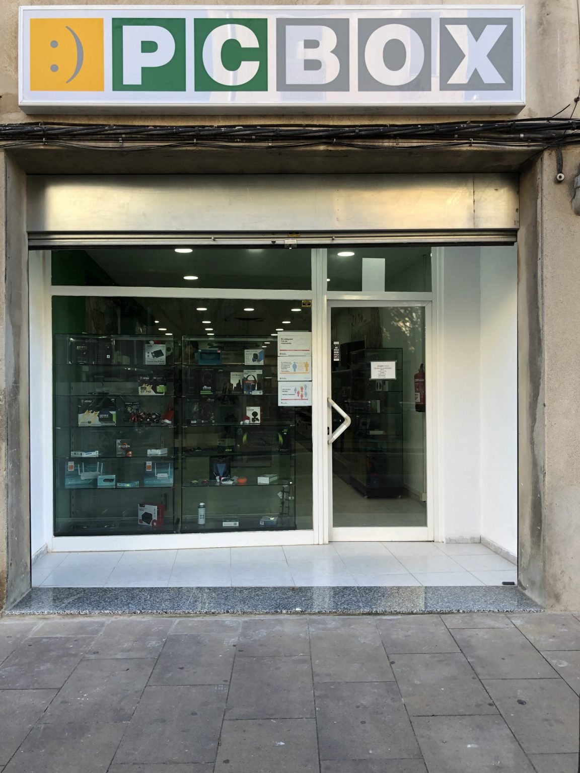 PCBox Igualada abre con una gran apuesta por el servicio técnico