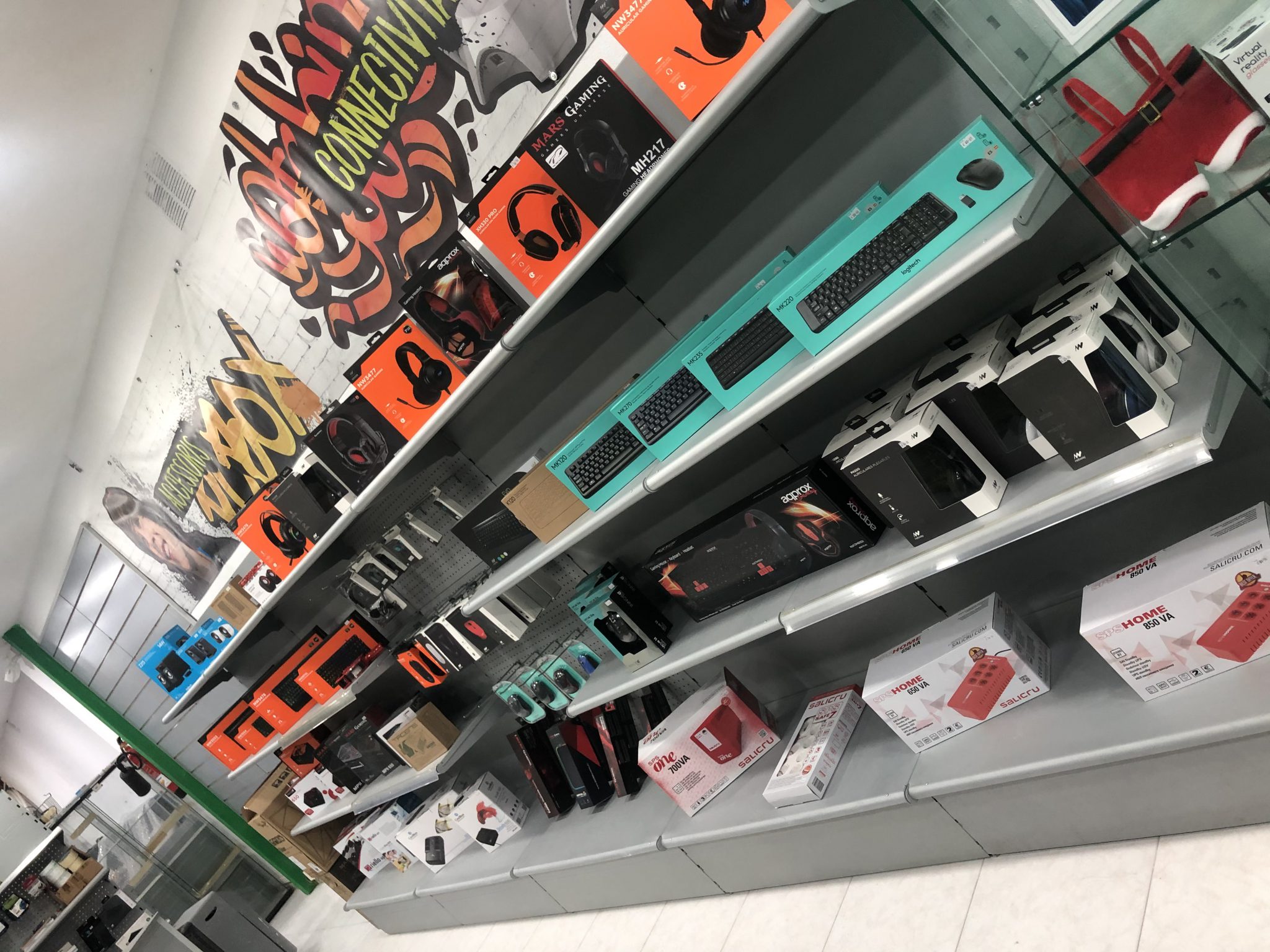 PCBox Igualada abre con una gran apuesta por el servicio técnico